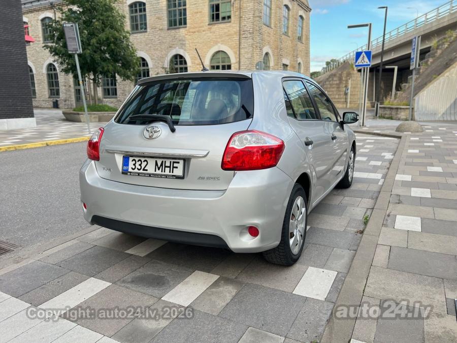 Pelēks Toyota Auris 2011 Tallina, ar dzinēja tilpumu 1.30 L un nobraukumu 60 tūkst. km par 6900 €, foto 9 vietnē AUTOMOTO.COM.LV