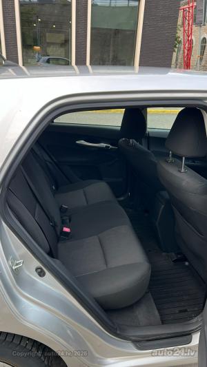 Pelēks Toyota Auris 2011 Tallina, ar dzinēja tilpumu 1.30 L un nobraukumu 60 tūkst. km par 6900 €, foto 16 vietnē AUTOMOTO.COM.LV