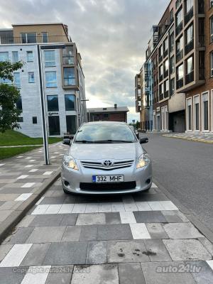 Pelēks Toyota Auris 2011 Tallina, ar dzinēja tilpumu 1.30 L un nobraukumu 60 tūkst. km par 6900 €, foto 19 vietnē AUTOMOTO.COM.LV