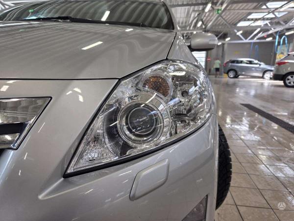 Pelēks Toyota Auris 2011 Viļņa, ar dzinēja tilpumu 1.80 L un nobraukumu 187 tūkst. km par 6450 €, foto 3 vietnē AUTOMOTO.COM.LV