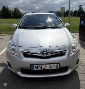Grey Toyota Auris 2011 in Vilnius, with an engine capacity of 1.80 L and mileage of 201 thousand km for 5200 €, photo  on AUTOMOTO.COM.LV