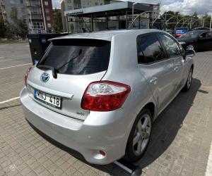 Grey Toyota Auris 2011 in Vilnius, with an engine capacity of 1.80 L and mileage of 201 thousand km for 5200 €, photo 5 on AUTOMOTO.COM.LV