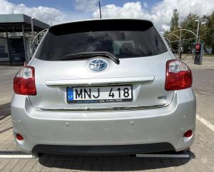 Grey Toyota Auris 2011 in Vilnius, with an engine capacity of 1.80 L and mileage of 201 thousand km for 5200 €, photo 6 on AUTOMOTO.COM.LV
