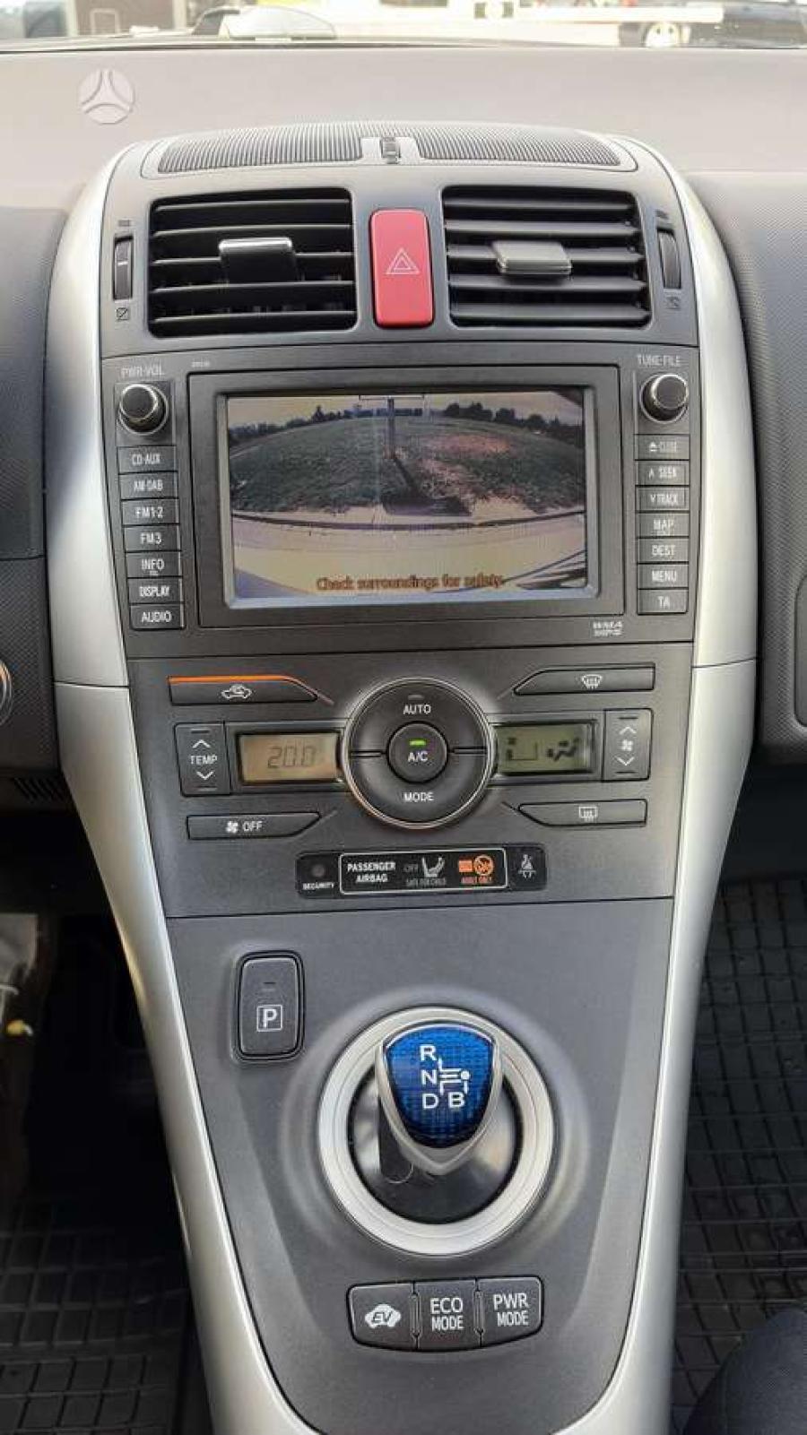 Grey Toyota Auris 2011 in Vilnius, with an engine capacity of 1.80 L and mileage of 201 thousand km for 5200 €, photo 12 on AUTOMOTO.COM.LV