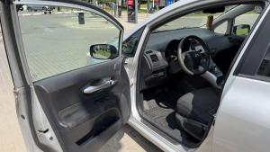 Grey Toyota Auris 2011 in Vilnius, with an engine capacity of 1.80 L and mileage of 201 thousand km for 5200 €, photo 16 on AUTOMOTO.COM.LV