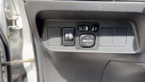 Grey Toyota Auris 2011 in Vilnius, with an engine capacity of 1.80 L and mileage of 201 thousand km for 5200 €, photo 25 on AUTOMOTO.COM.LV