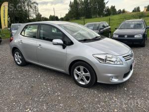 Pelēks Toyota Auris 2011 Limbaži, ar dzinēja tilpumu 2.00 L un nobraukumu 263 tūkst. km par 4850 €, foto 4 vietnē AUTOMOTO.COM.LV