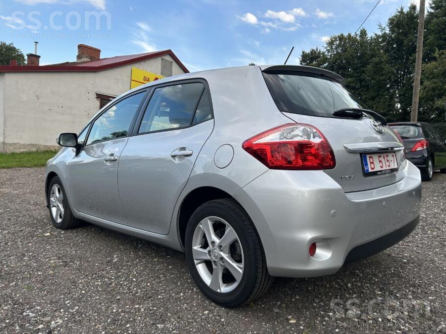 Pelēks Toyota Auris 2011 Limbaži, ar dzinēja tilpumu 2.00 L un nobraukumu 263 tūkst. km par 4850 €, foto 7 vietnē AUTOMOTO.COM.LV