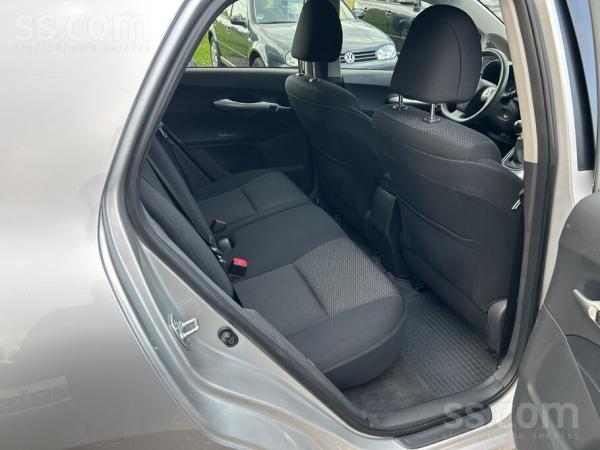 Pelēks Toyota Auris 2011 Limbaži, ar dzinēja tilpumu 2.00 L un nobraukumu 263 tūkst. km par 4850 €, foto 10 vietnē AUTOMOTO.COM.LV