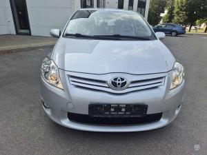 Pelēks Toyota Auris 2011 Kauņa, ar dzinēja tilpumu 2.00 L un nobraukumu 245 tūkst. km par 3900 €, foto 4 vietnē AUTOMOTO.COM.LV