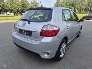 Pelēks Toyota Auris 2011 Kauņa, ar dzinēja tilpumu 2.00 L un nobraukumu 245 tūkst. km par 3900 €, foto 7 vietnē AUTOMOTO.COM.LV