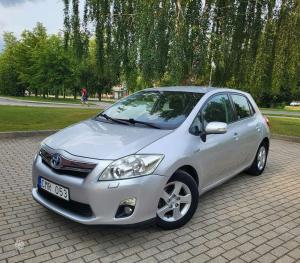 Grey Toyota Auris 2011 in Siauliai, with an engine capacity of 1.80 L and mileage of 395 thousand km for 4990 €, photo  on AUTOMOTO.COM.LV