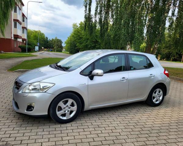 Pelēks Toyota Auris 2011 Šauļi, ar dzinēja tilpumu 1.80 L un nobraukumu 395 tūkst. km par 4990 €, foto 3 vietnē AUTOMOTO.COM.LV