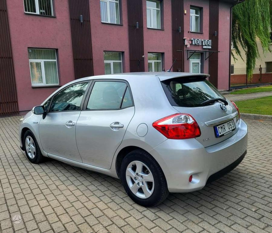 Pelēks Toyota Auris 2011 Šauļi, ar dzinēja tilpumu 1.80 L un nobraukumu 395 tūkst. km par 4990 €, foto 6 vietnē AUTOMOTO.COM.LV