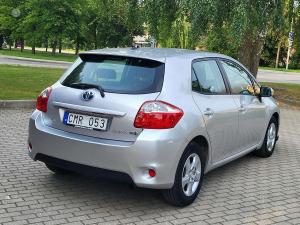 Pelēks Toyota Auris 2011 Šauļi, ar dzinēja tilpumu 1.80 L un nobraukumu 395 tūkst. km par 4990 €, foto 18 vietnē AUTOMOTO.COM.LV