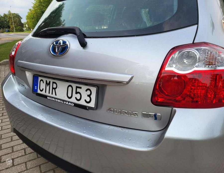 Pelēks Toyota Auris 2011 Šauļi, ar dzinēja tilpumu 1.80 L un nobraukumu 395 tūkst. km par 4990 €, foto 19 vietnē AUTOMOTO.COM.LV