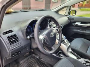 Pelēks Toyota Auris 2011 Šauļi, ar dzinēja tilpumu 1.80 L un nobraukumu 395 tūkst. km par 4990 €, foto 23 vietnē AUTOMOTO.COM.LV