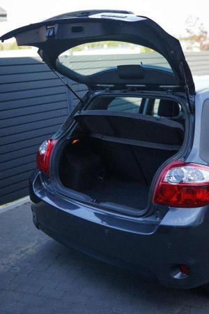 Pelēks Toyota Auris 2011 Kauņa, ar dzinēja tilpumu 1.36 L un nobraukumu 245 tūkst. km par 2200 €, foto 7 vietnē AUTOMOTO.COM.LV