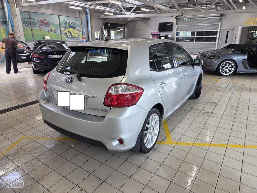 Pelēks Toyota Auris 2011 Ukmergė, ar dzinēja tilpumu 1.80 L un nobraukumu 190 tūkst. km par 6500 €, foto 8 vietnē AUTOMOTO.COM.LV