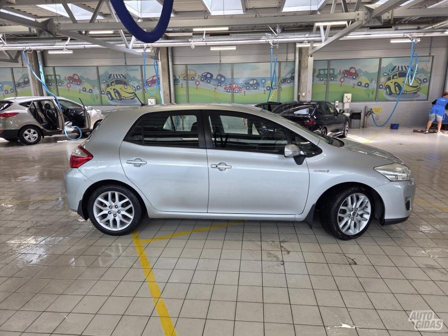 Pelēks Toyota Auris 2011 Ukmergė, ar dzinēja tilpumu 1.80 L un nobraukumu 190 tūkst. km par 6500 €, foto 9 vietnē AUTOMOTO.COM.LV
