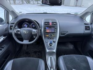 Grey Toyota Auris 2012 in Marijampole, with an engine capacity of 1.80 L and mileage of 280 thousand km for 5200 €, photo 15 on AUTOMOTO.COM.LV