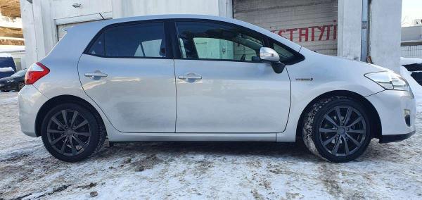 Pelēks Toyota Auris 2012 Kauņa, ar dzinēja tilpumu 1.80 L un nobraukumu 247 tūkst. km par 5899 €, foto 3 vietnē AUTOMOTO.COM.LV