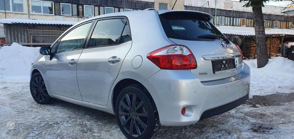 Pelēks Toyota Auris 2012 Kauņa, ar dzinēja tilpumu 1.80 L un nobraukumu 247 tūkst. km par 5899 €, foto 4 vietnē AUTOMOTO.COM.LV