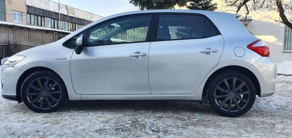 Pelēks Toyota Auris 2012 Kauņa, ar dzinēja tilpumu 1.80 L un nobraukumu 247 tūkst. km par 5899 €, foto 5 vietnē AUTOMOTO.COM.LV
