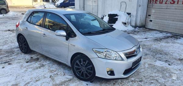 Pelēks Toyota Auris 2012 Kauņa, ar dzinēja tilpumu 1.80 L un nobraukumu 247 tūkst. km par 5899 €, foto 10 vietnē AUTOMOTO.COM.LV
