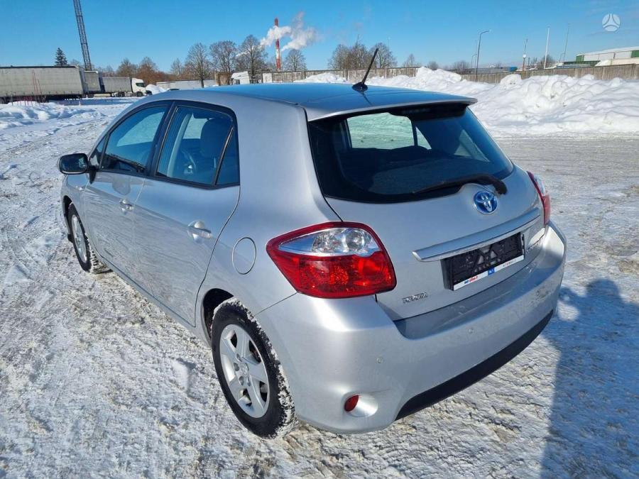 Pelēks Toyota Auris 2012 Šauļi, ar dzinēja tilpumu 1.80 L un nobraukumu 159 tūkst. km par 6300 €, foto 8 vietnē AUTOMOTO.COM.LV