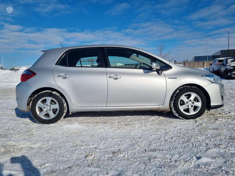 Pelēks Toyota Auris 2012 Šauļi, ar dzinēja tilpumu 1.80 L un nobraukumu 159 tūkst. km par 6300 €, foto 12 vietnē AUTOMOTO.COM.LV