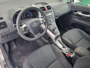 Pelēks Toyota Auris 2012 Šauļi, ar dzinēja tilpumu 1.80 L un nobraukumu 159 tūkst. km par 6300 €, foto 17 vietnē AUTOMOTO.COM.LV