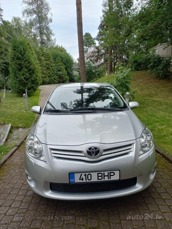Grey Toyota Auris 2012 in Tallinn, with an engine capacity of 1.60 L and mileage of 139 thousand km for 4850 €, photo 2 on AUTOMOTO.COM.LV