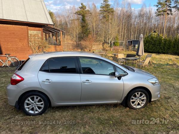 Grey Toyota Auris 2012 in Tallinn, with an engine capacity of 1.60 L and mileage of 139 thousand km for 5300 €, photo 3 on AUTOMOTO.COM.LV