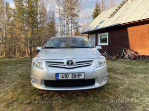 Pelēks Toyota Auris 2012 Tallina, ar dzinēja tilpumu 1.60 L un nobraukumu 139 tūkst. km par 5300 €, foto 9 vietnē AUTOMOTO.COM.LV
