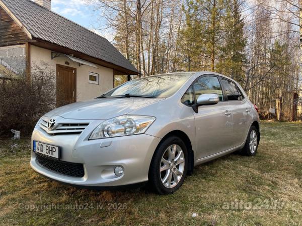 Grey Toyota Auris 2012 in Tallinn, with an engine capacity of 1.60 L and mileage of 139 thousand km for 5300 €, photo 10 on AUTOMOTO.COM.LV