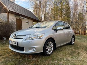 Pelēks Toyota Auris 2012 Tallina, ar dzinēja tilpumu 1.60 L un nobraukumu 139 tūkst. km par 5300 €, foto 11 vietnē AUTOMOTO.COM.LV