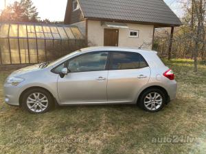 Pelēks Toyota Auris 2012 Tallina, ar dzinēja tilpumu 1.60 L un nobraukumu 139 tūkst. km par 5300 €, foto 12 vietnē AUTOMOTO.COM.LV