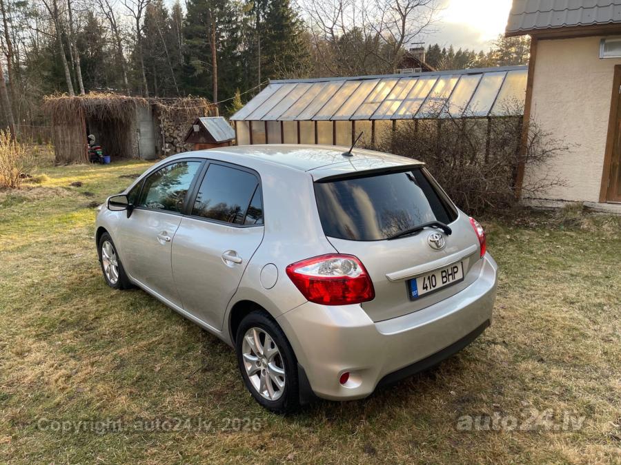 Pelēks Toyota Auris 2012 Tallina, ar dzinēja tilpumu 1.60 L un nobraukumu 139 tūkst. km par 5300 €, foto 14 vietnē AUTOMOTO.COM.LV