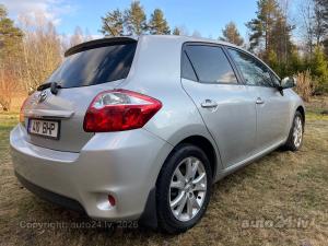 Pelēks Toyota Auris 2012 Tallina, ar dzinēja tilpumu 1.60 L un nobraukumu 139 tūkst. km par 5300 €, foto 18 vietnē AUTOMOTO.COM.LV