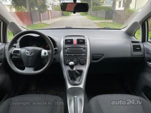 Pelēks Toyota Auris 2012 Tallina, ar dzinēja tilpumu 1.60 L un nobraukumu 197 tūkst. km par 4100 €, foto 10 vietnē AUTOMOTO.COM.LV