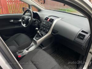 Pelēks Toyota Auris 2012 Tallina, ar dzinēja tilpumu 1.60 L un nobraukumu 197 tūkst. km par 4100 €, foto 11 vietnē AUTOMOTO.COM.LV
