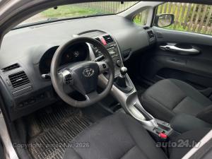 Pelēks Toyota Auris 2012 Tallina, ar dzinēja tilpumu 1.60 L un nobraukumu 197 tūkst. km par 4100 €, foto 12 vietnē AUTOMOTO.COM.LV