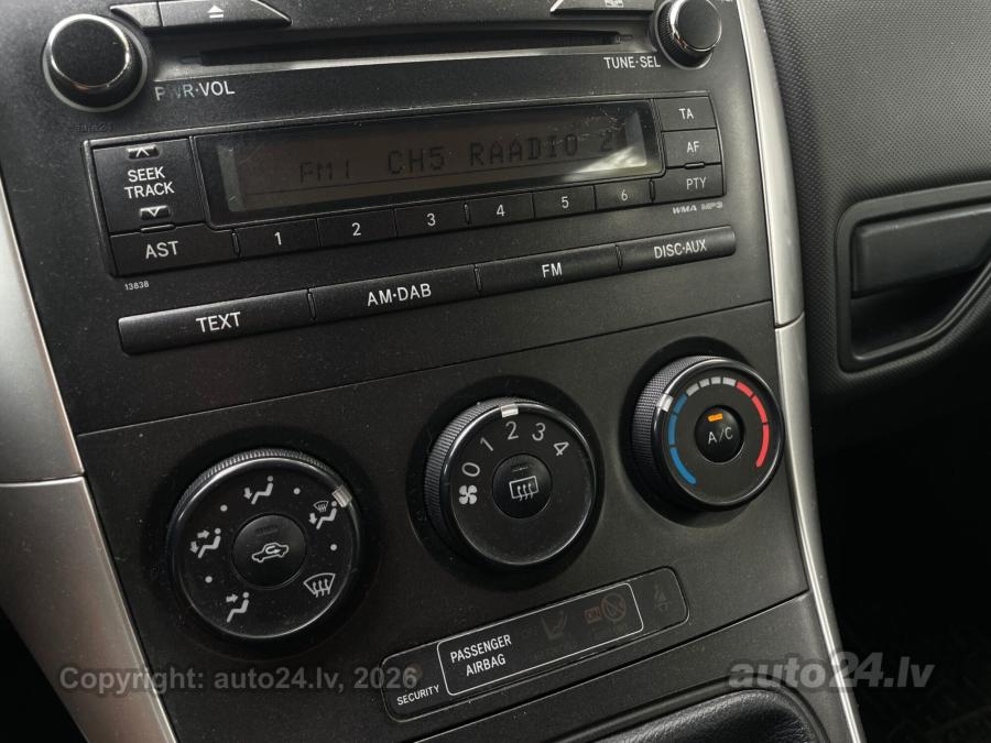 Pelēks Toyota Auris 2012 Tallina, ar dzinēja tilpumu 1.60 L un nobraukumu 197 tūkst. km par 4100 €, foto 16 vietnē AUTOMOTO.COM.LV