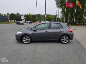 Grey Toyota Auris 2012 in Ukmerge, with an engine capacity of 1.80 L and mileage of 180 thousand km for 6450 €, photo 4 on AUTOMOTO.COM.LV