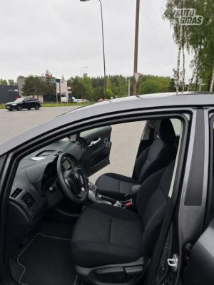 Grey Toyota Auris 2012 in Ukmerge, with an engine capacity of 1.80 L and mileage of 180 thousand km for 6450 €, photo 7 on AUTOMOTO.COM.LV