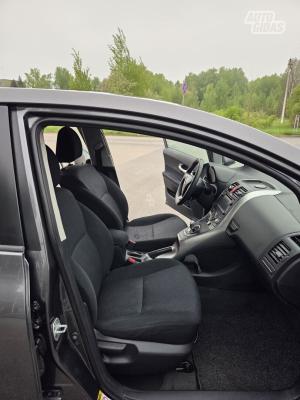Grey Toyota Auris 2012 in Ukmerge, with an engine capacity of 1.80 L and mileage of 180 thousand km for 6450 €, photo 18 on AUTOMOTO.COM.LV