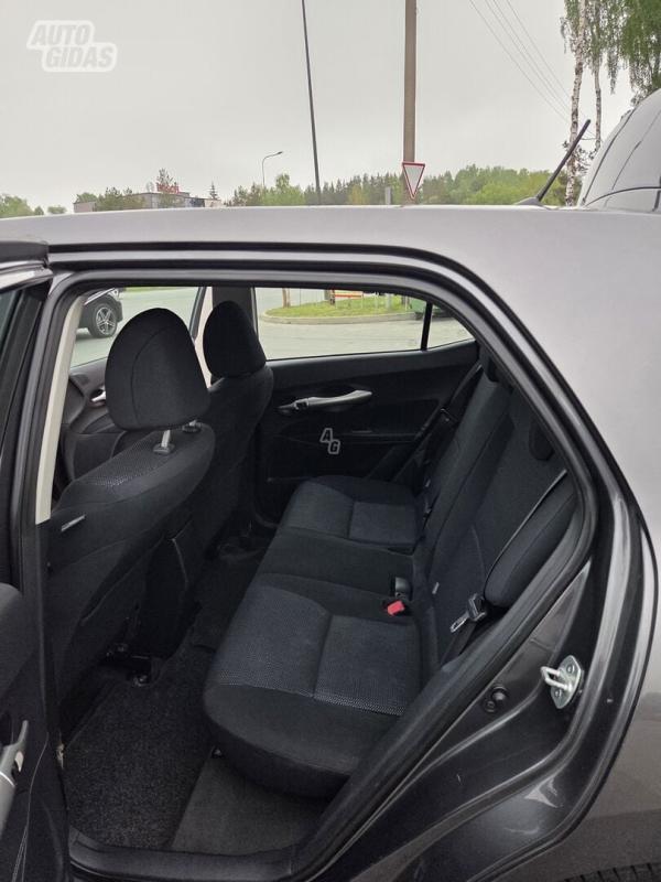 Grey Toyota Auris 2012 in Ukmerge, with an engine capacity of 1.80 L and mileage of 180 thousand km for 6450 €, photo 8 on AUTOMOTO.COM.LV