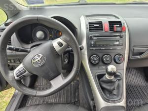 Pelēks Toyota Auris 2012 Rīga, ar dzinēja tilpumu 1.60 L un nobraukumu 0 tūkst. km par 3000 €, foto 4 vietnē AUTOMOTO.COM.LV