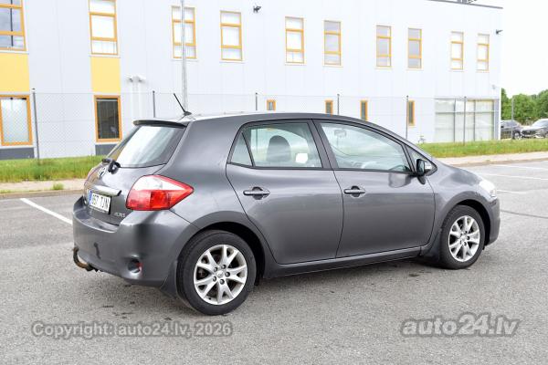 Grey Toyota Auris 2012 in Tartu, with an engine capacity of 1.60 L and mileage of 0 thousand km for 3990 €, photo 7 on AUTOMOTO.COM.LV
